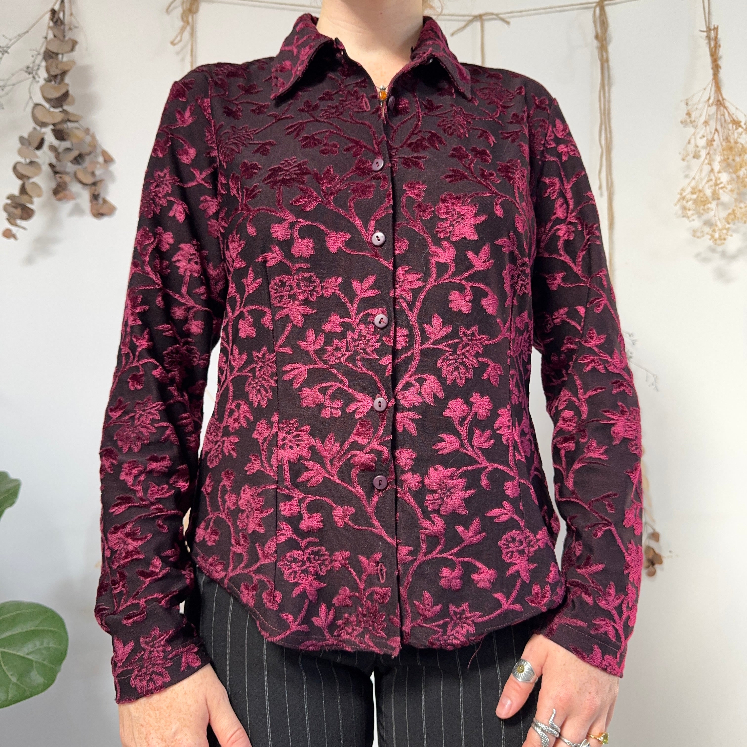 Velvet embossed shirt - size L – Of Earth Vintage